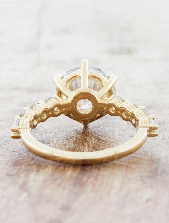 Rue: 6-Prong Round Cut Solitaire with Diamond Studded Pavè Band | Ken ...